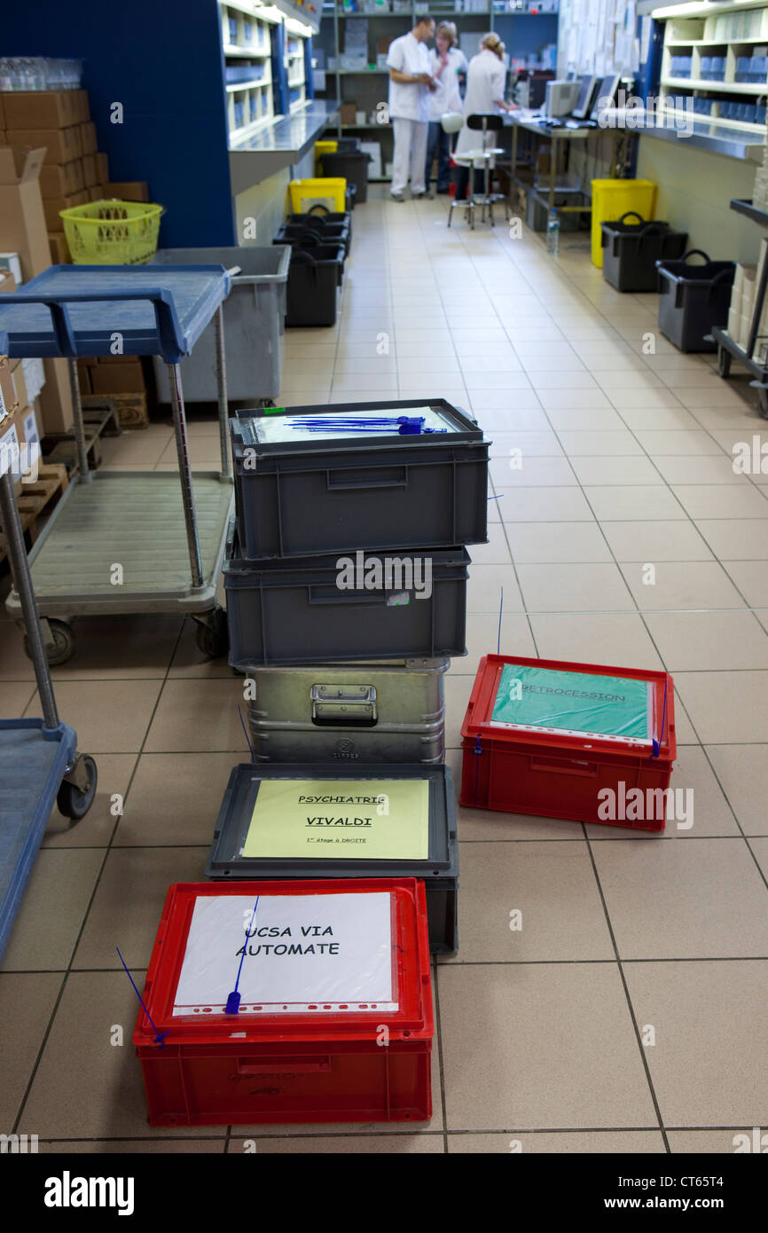 Hospital cubicles hi-res stock photography and images - Alamy