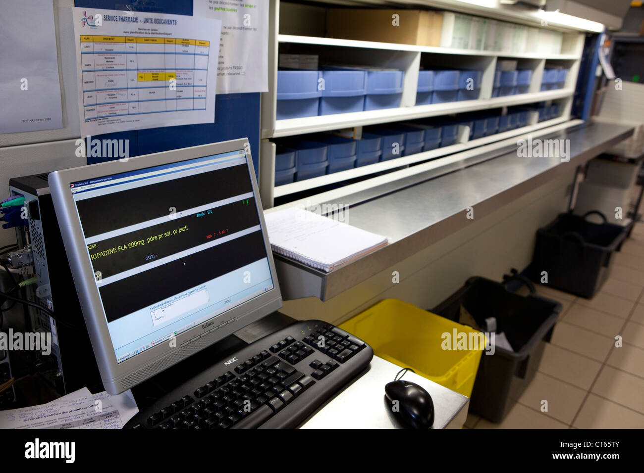 AUTOMATON IN CHEMIST'S SHOP Stock Photo - Alamy