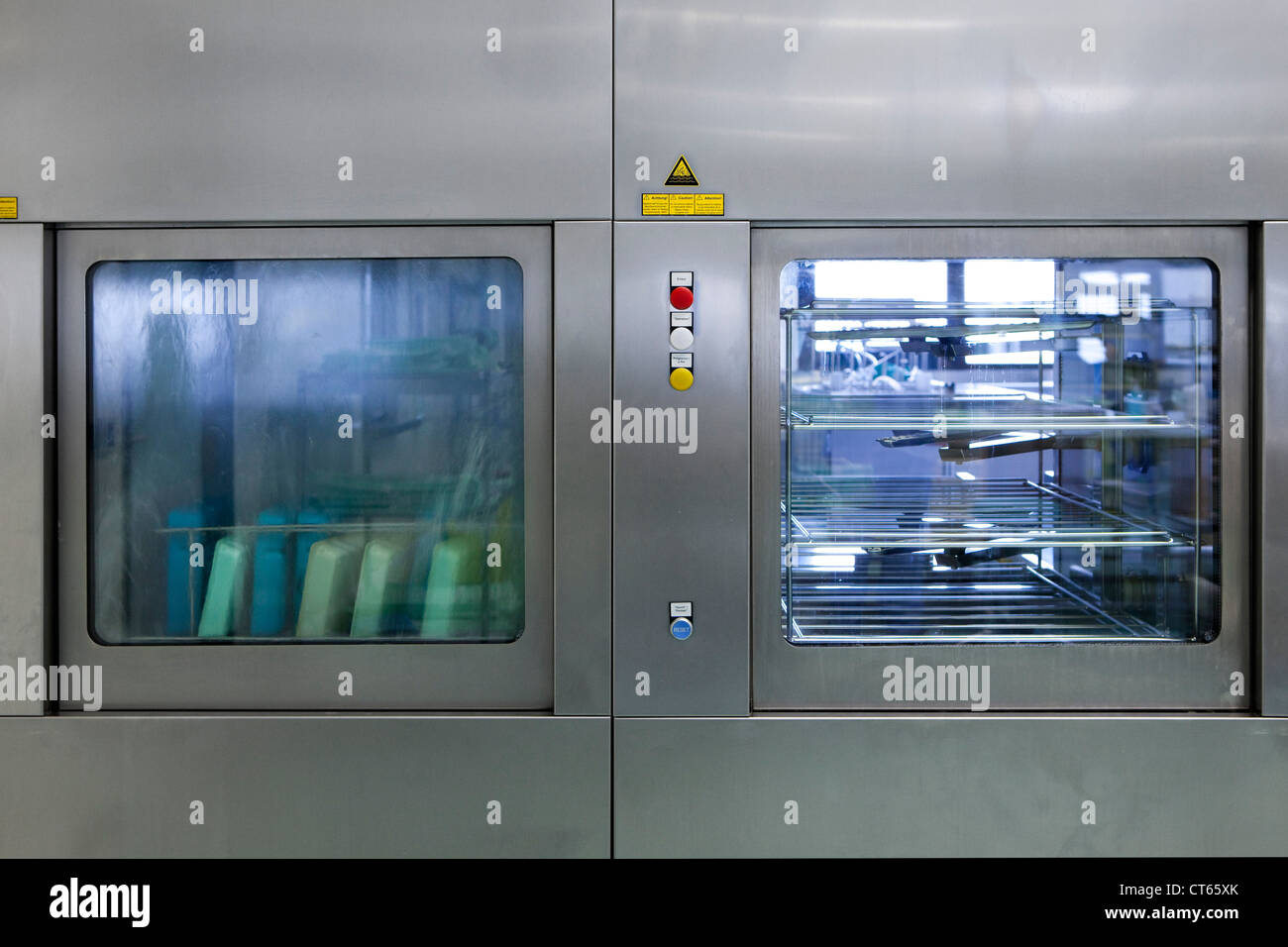 Decontamination cleaning hi-res stock photography and images - Alamy