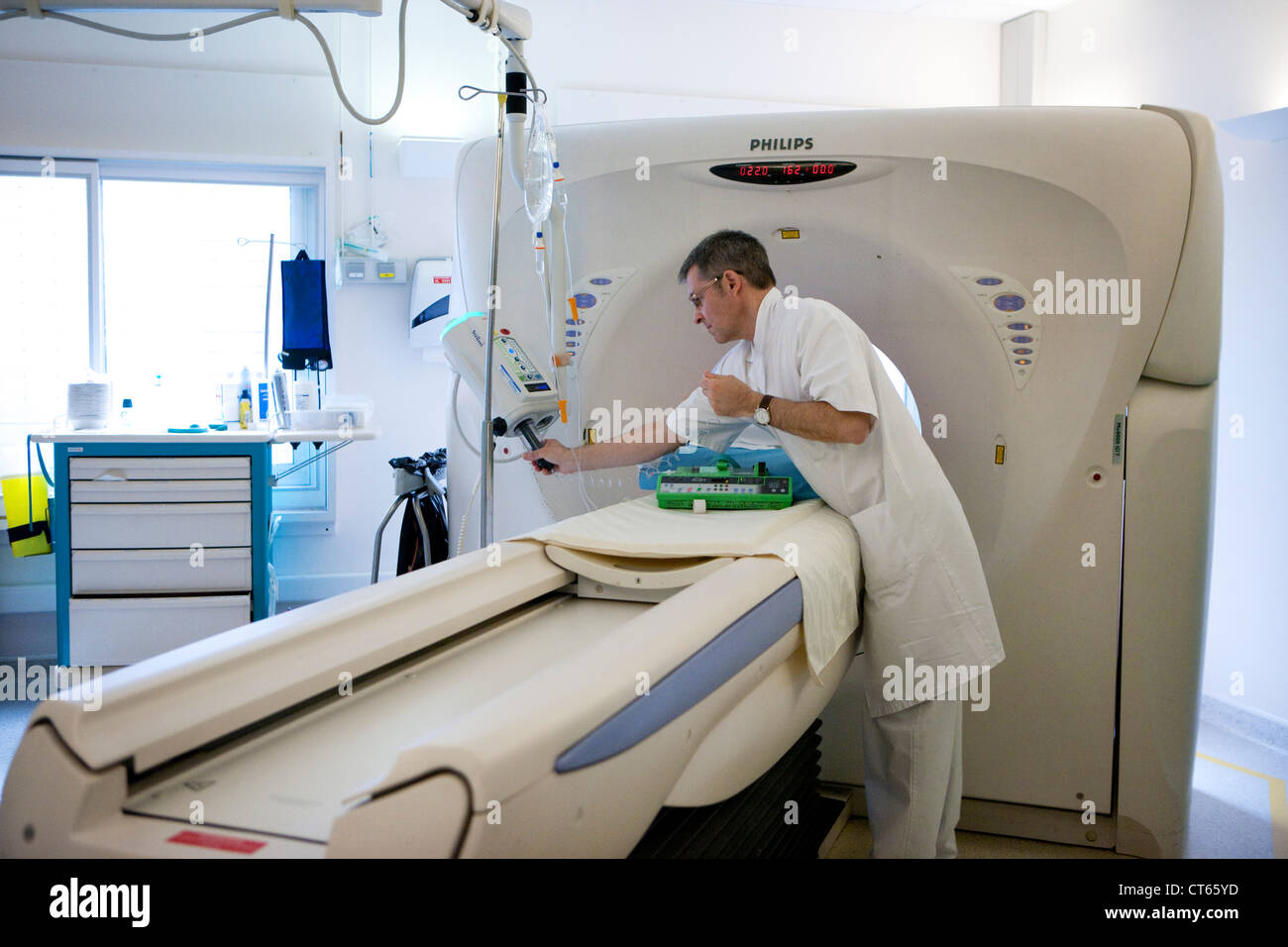 Setting scanner hi-res stock photography and images - Alamy