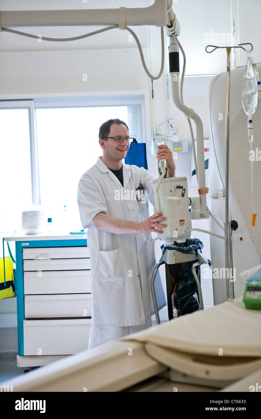 X ray centers hi-res stock photography and images - Alamy