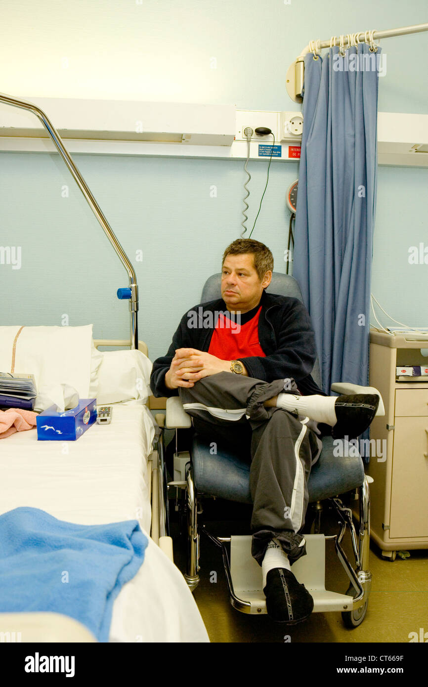 DIABETIC MAN IN HOSPITAL Stock Photo - Alamy