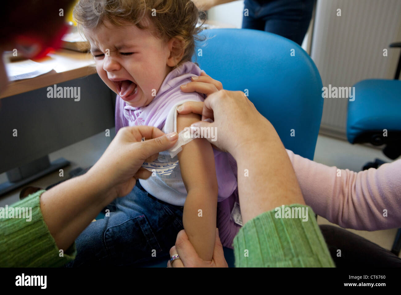 18 month vaccination hi-res stock photography and images - Alamy