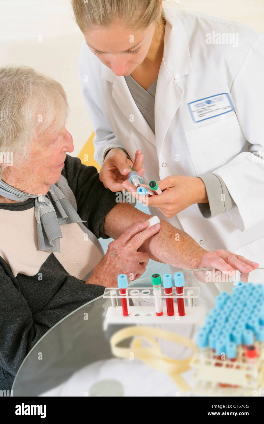 BLOOD SPECIMEN, ELDERLY PERSON Stock Photo - Alamy
