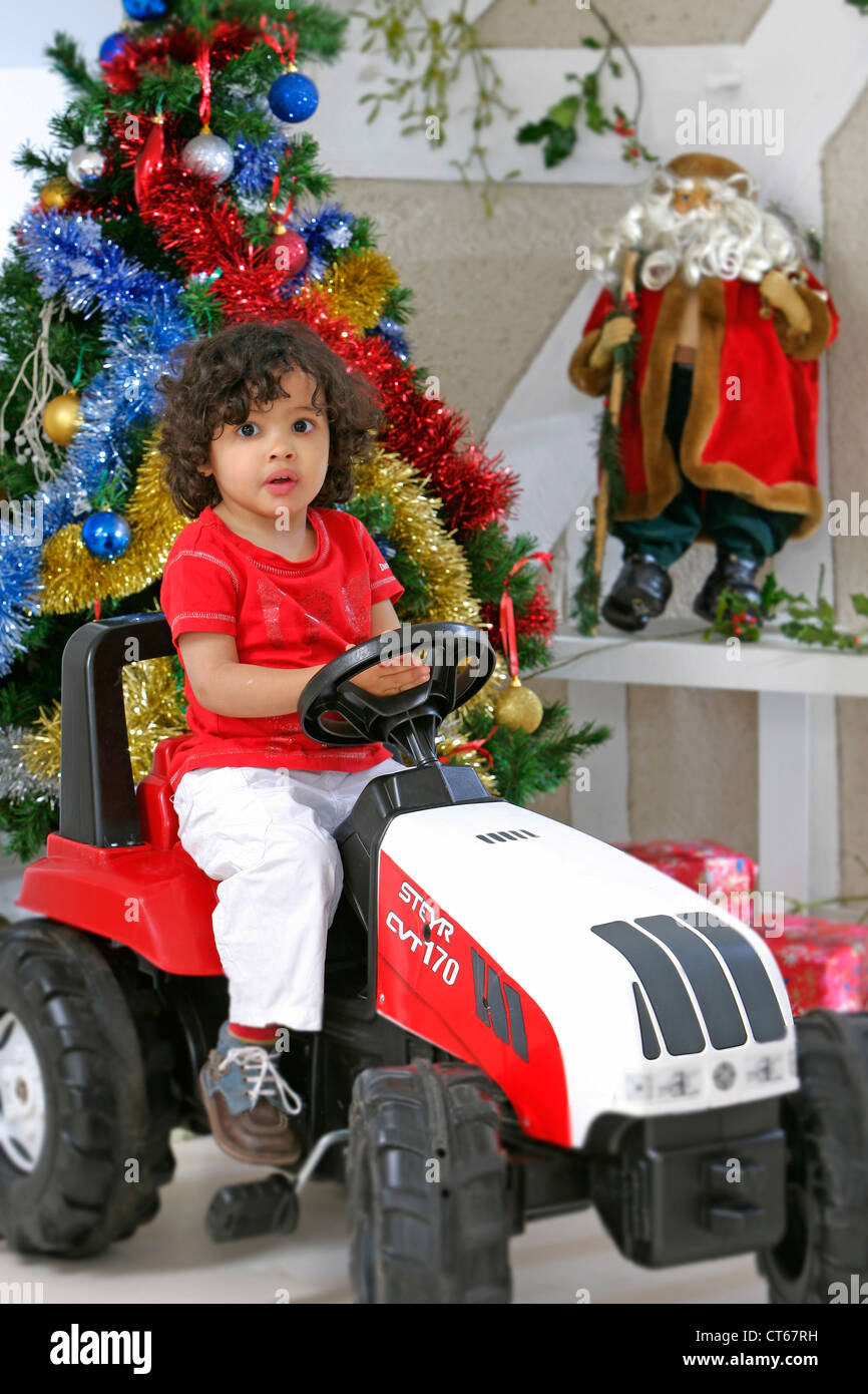 Christmas fighting hi-res stock photography and images - Alamy