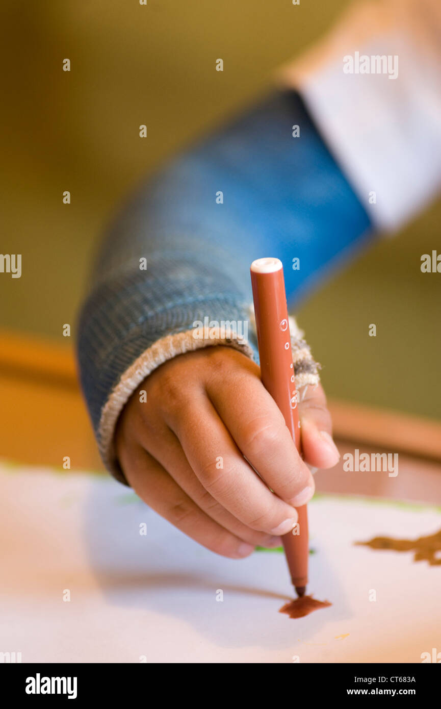 Children cast arm hi-res stock photography and images - Alamy