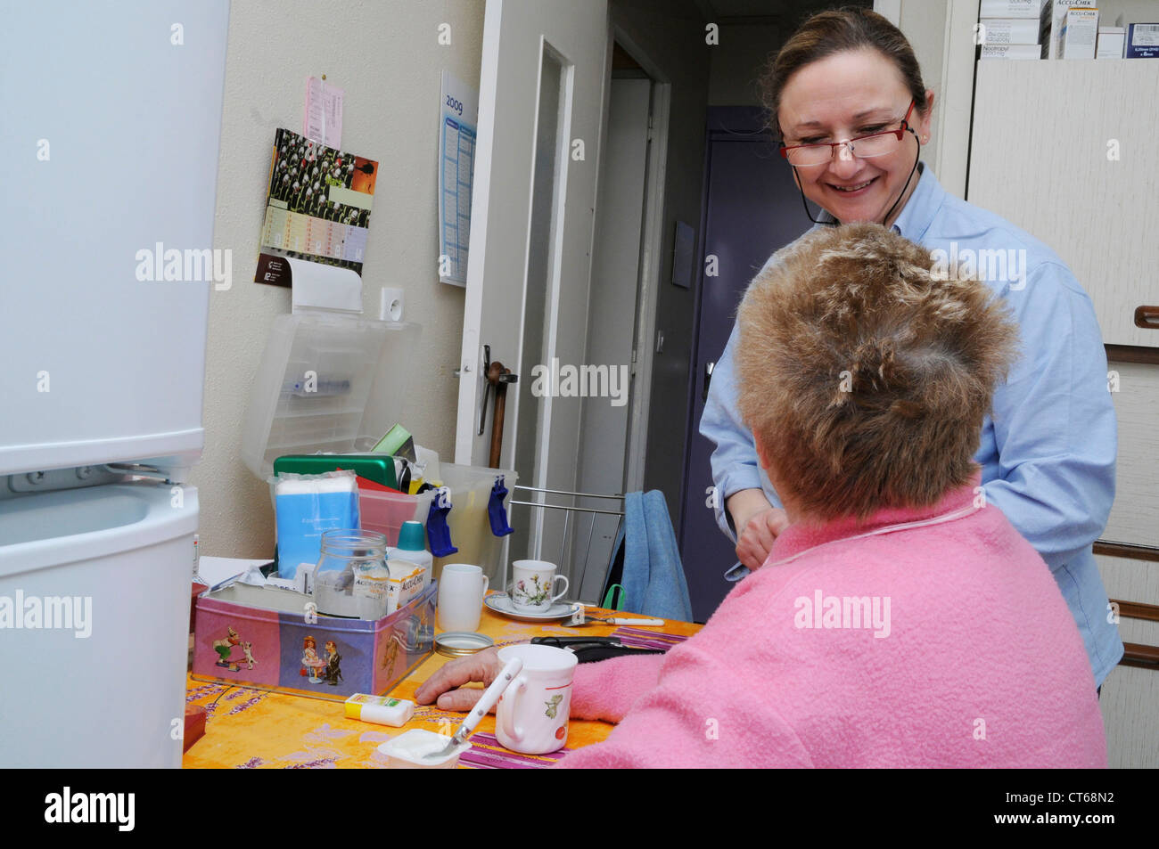 INDEPENDENT NURSE CONTRACTOR Stock Photo - Alamy