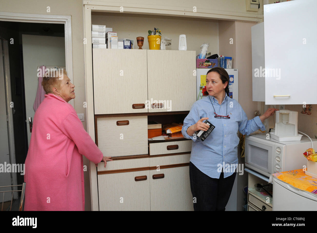 INDEPENDENT NURSE CONTRACTOR Stock Photo - Alamy