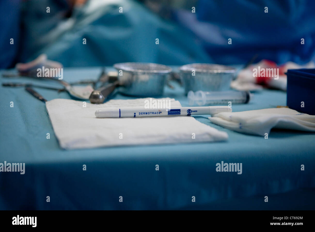 Surgical equipment hi-res stock photography and images - Alamy