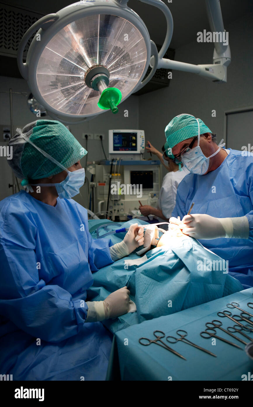 Surgery High Resolution Stock Photography and Images - Alamy