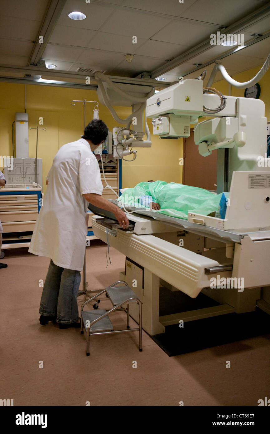 Abdomen x ray hi-res stock photography and images - Alamy