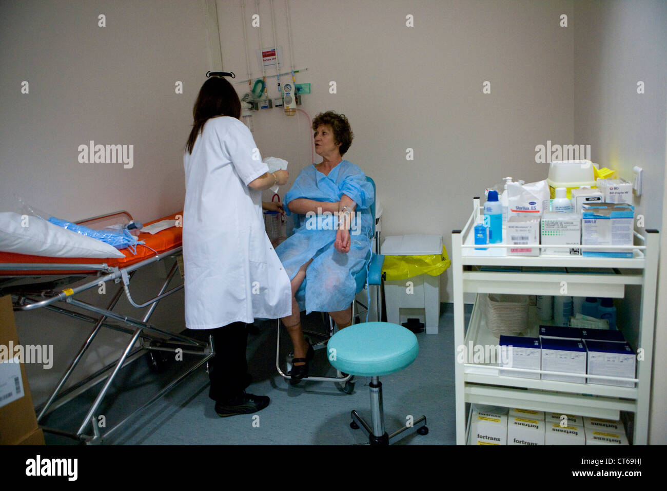 Contrast medium injection hi-res stock photography and images - Alamy