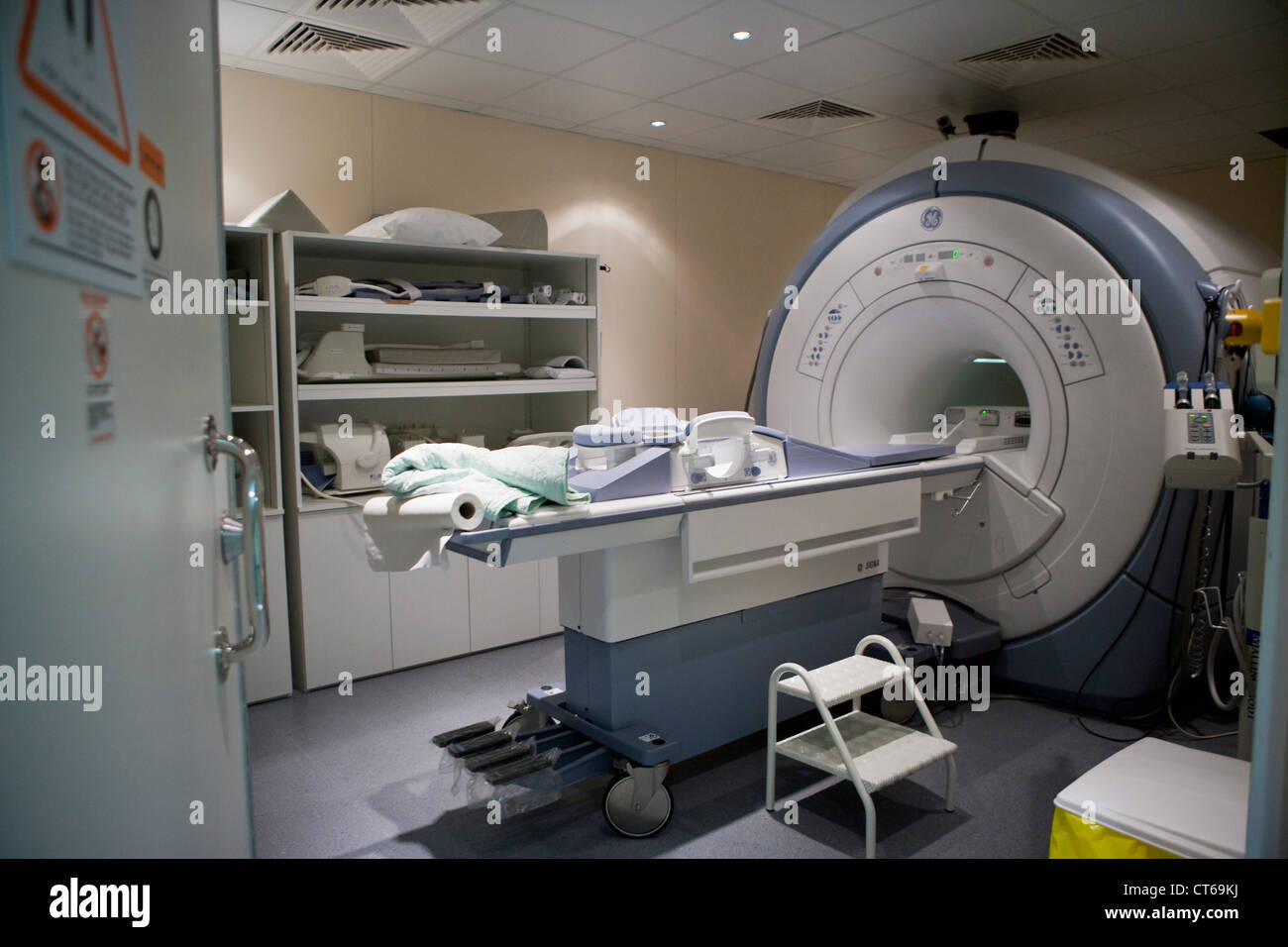 Nmr instrument hi-res stock photography and images - Alamy