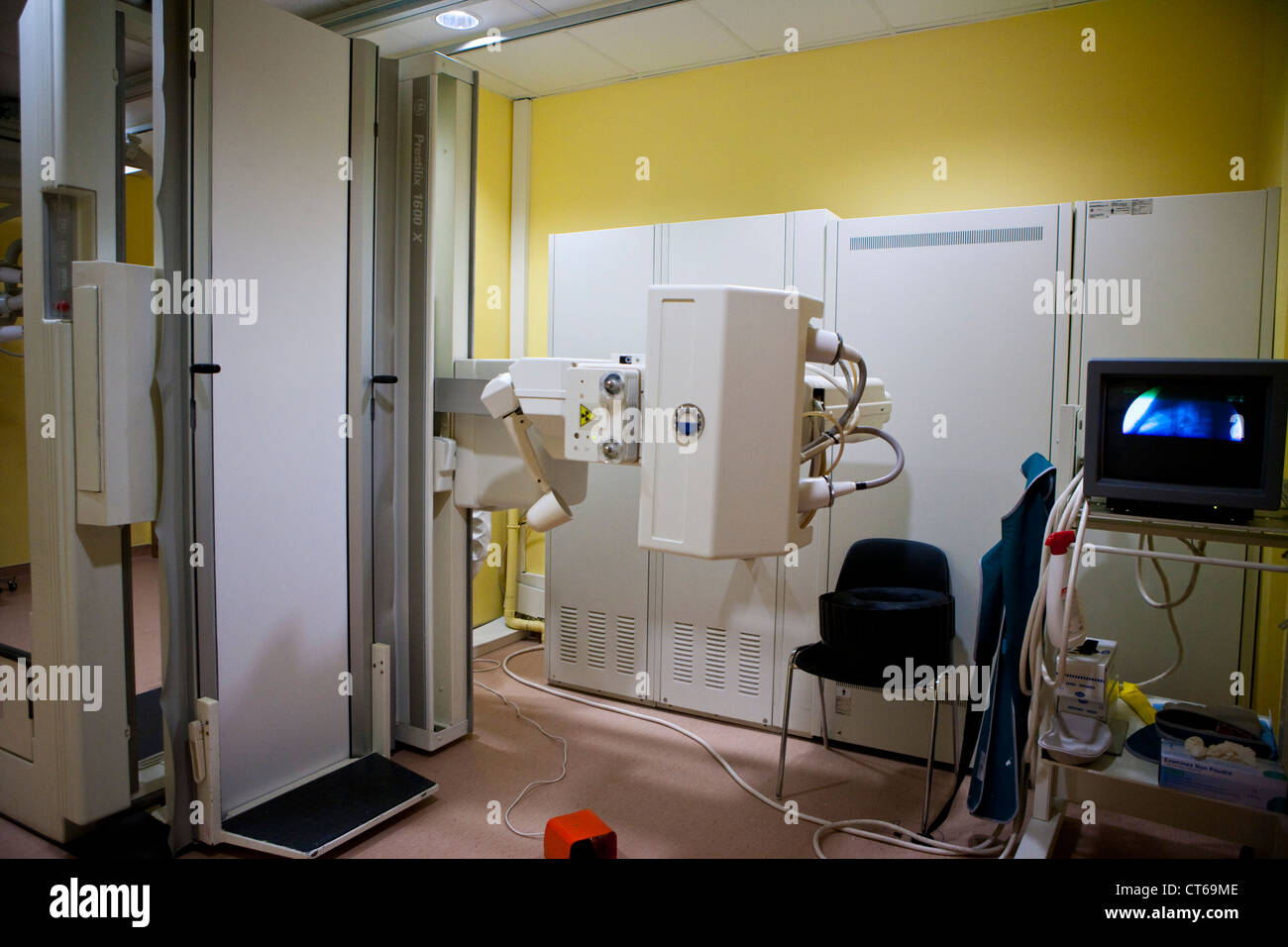 Radiography investigate hi-res stock photography and images - Alamy