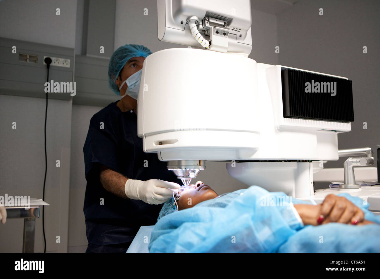 Lady laser eye surgery hi-res stock photography and images - Alamy