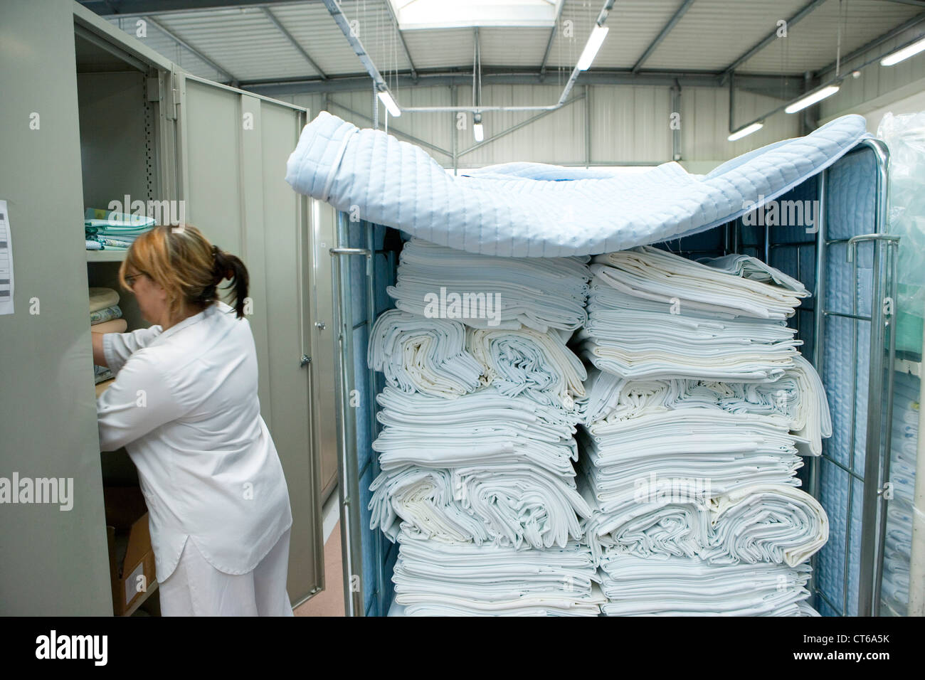 Hospital linen hi-res stock photography and images - Alamy