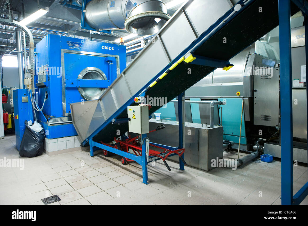 Laundry washing hospital hi-res stock photography and images - Alamy