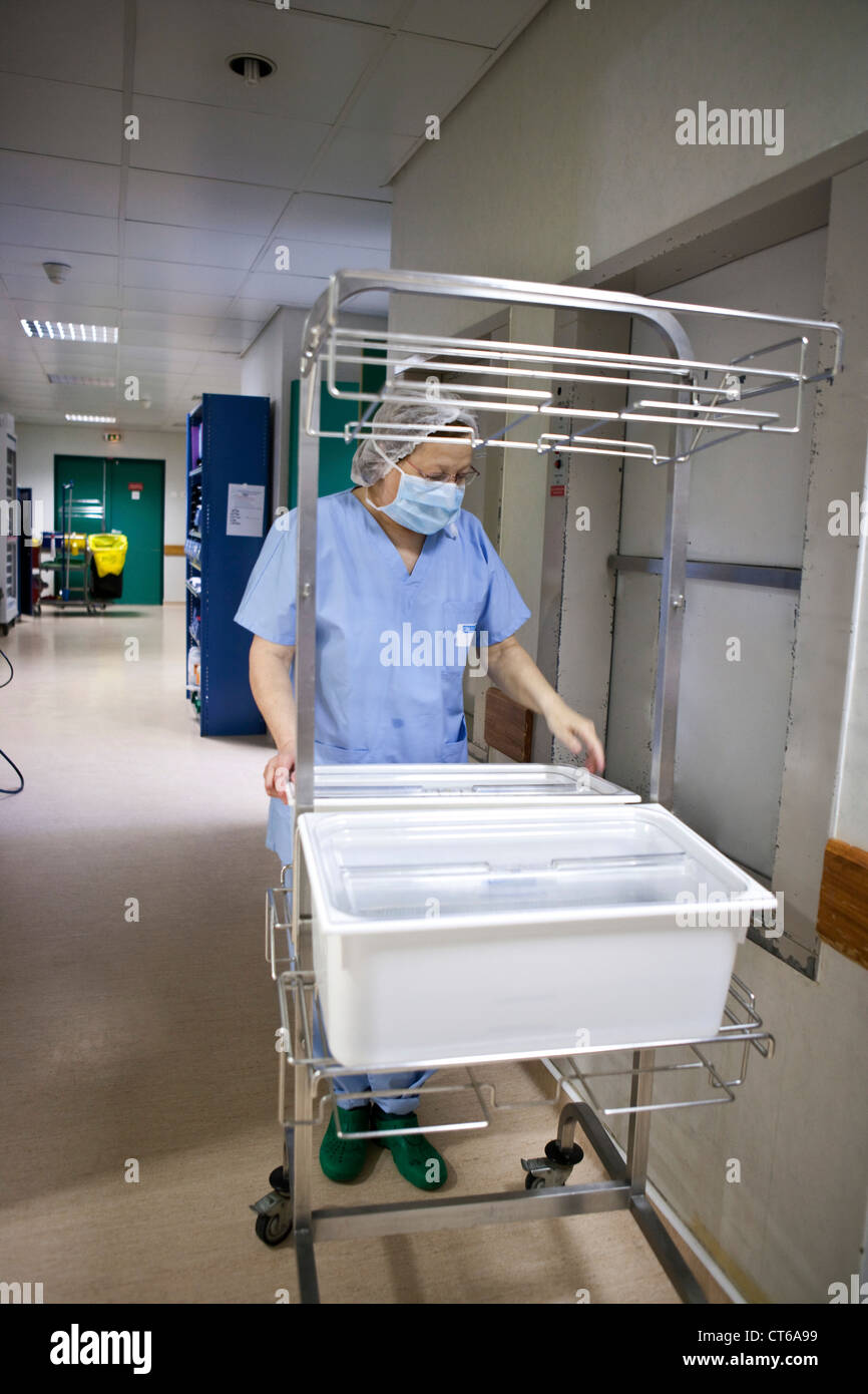 NURSE WITH EQUIPMENT Stock Photo - Alamy