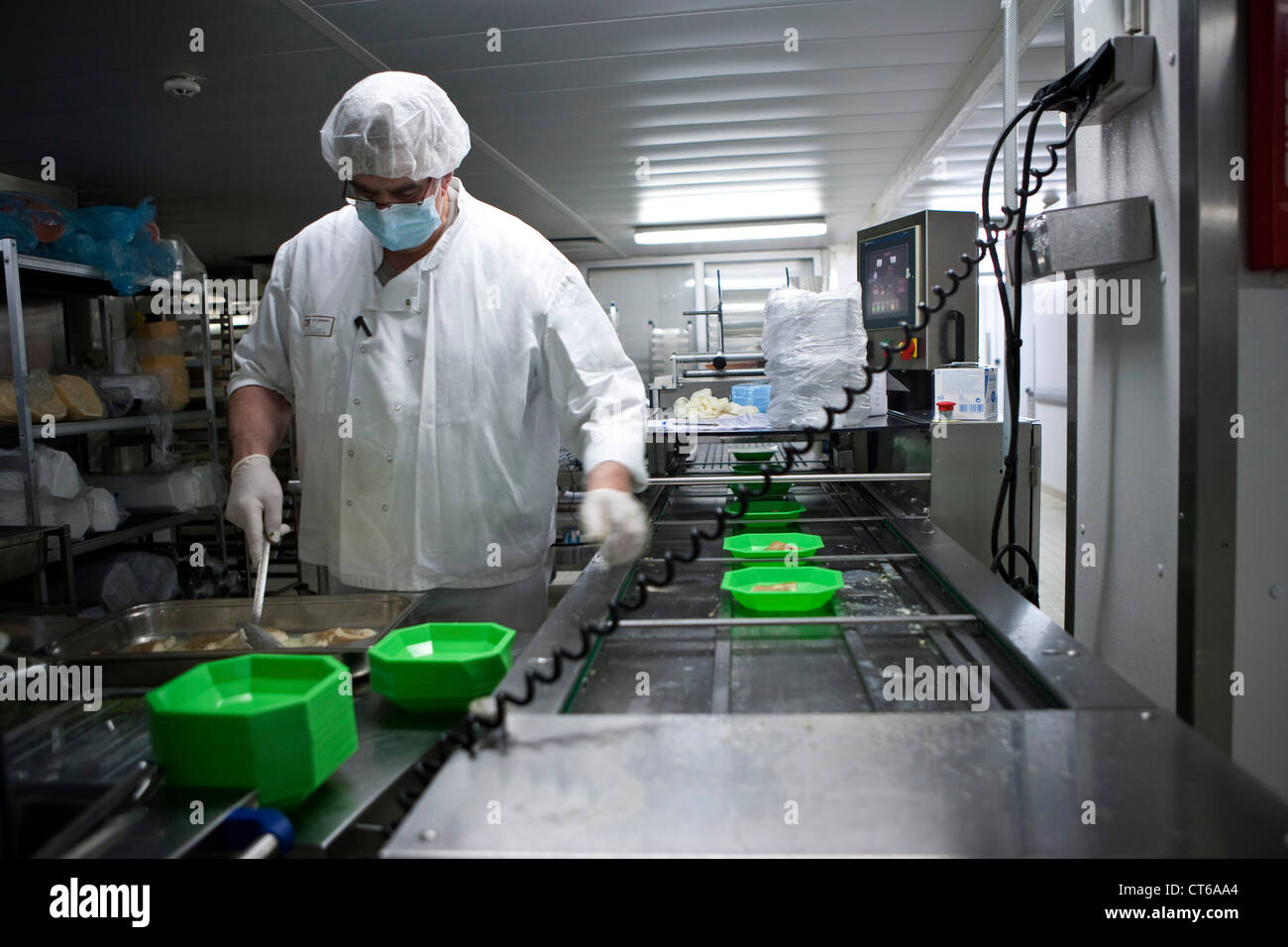 Kitchen staff preparation hospital hi-res stock photography and images ...