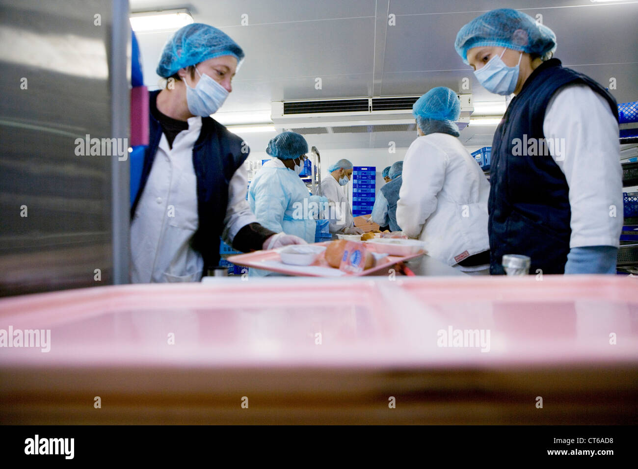 Hospital kitchen hi-res stock photography and images - Alamy