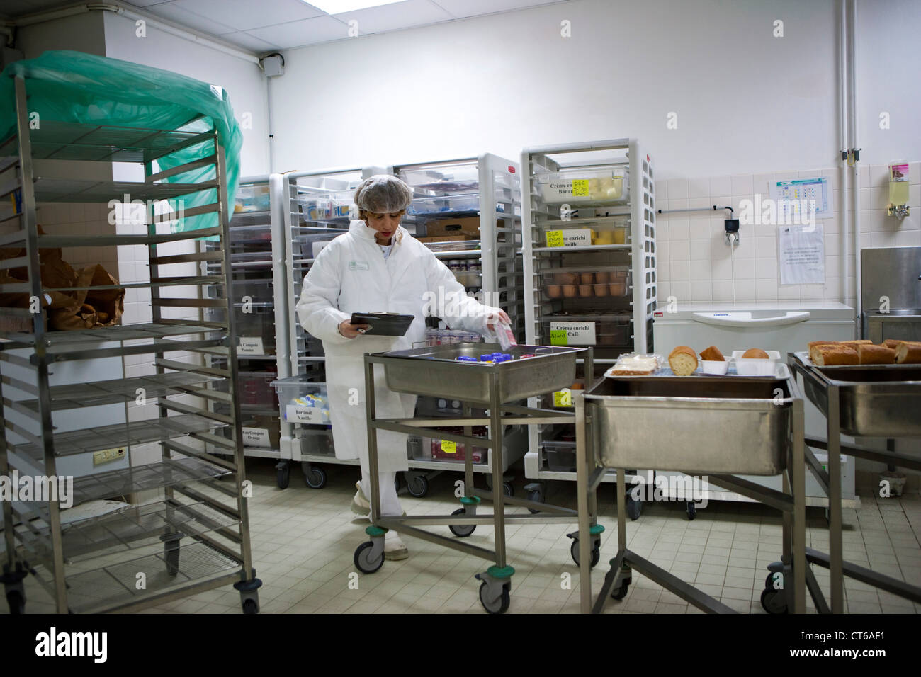 Hospital food trolley hi-res stock photography and images - Alamy