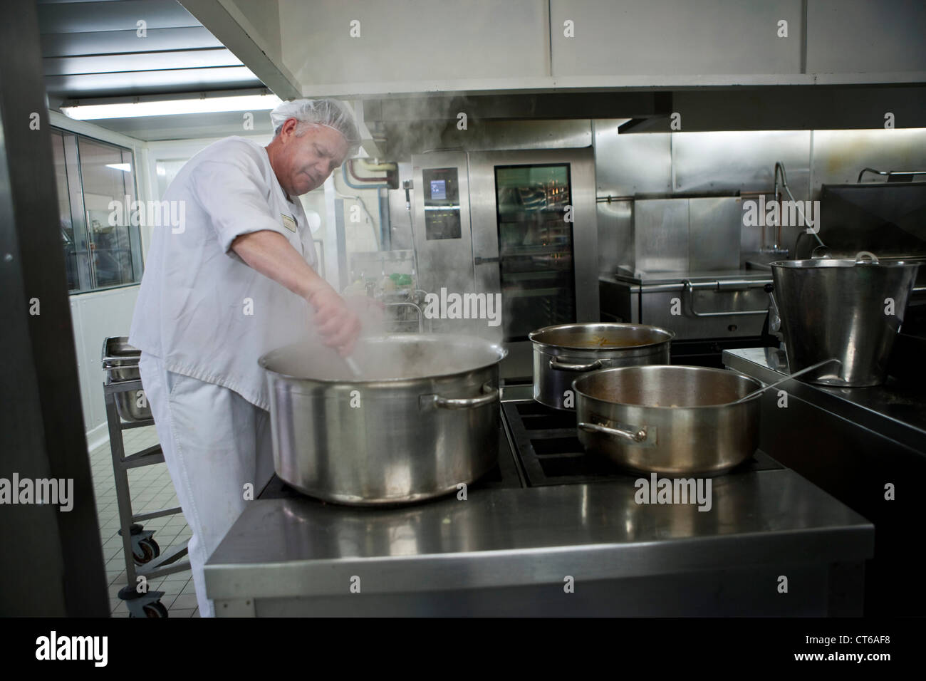 Kitchen staff preparation hospital hi-res stock photography and images ...