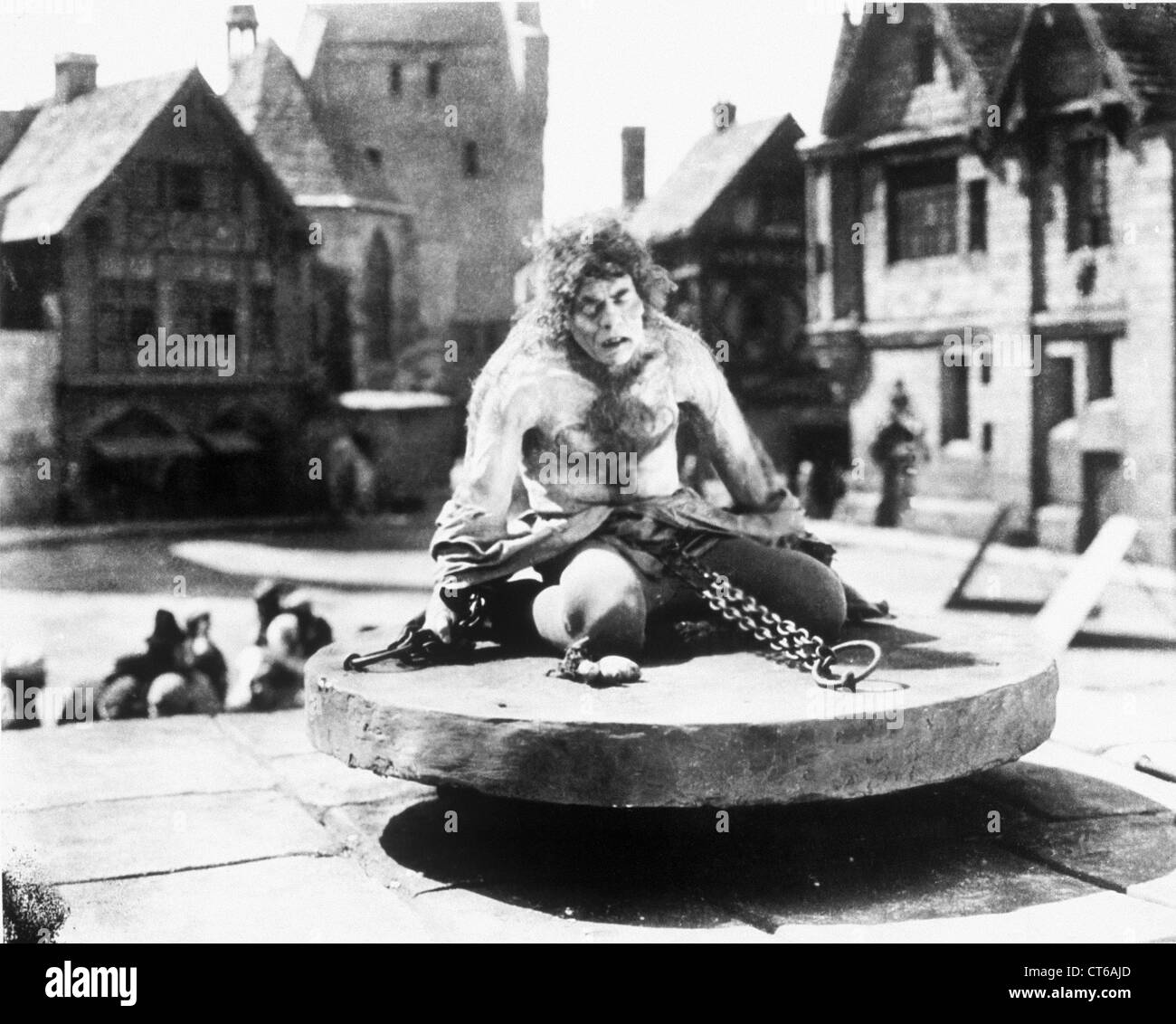 The hunchback of notre dame movie hi-res stock photography and images ...