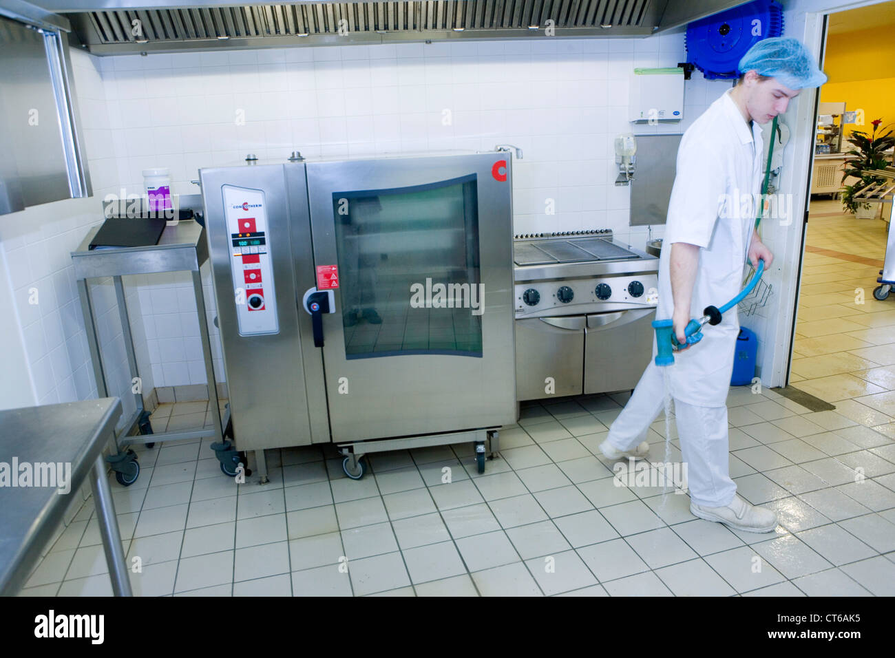 Kitchen water services hi-res stock photography and images - Alamy
