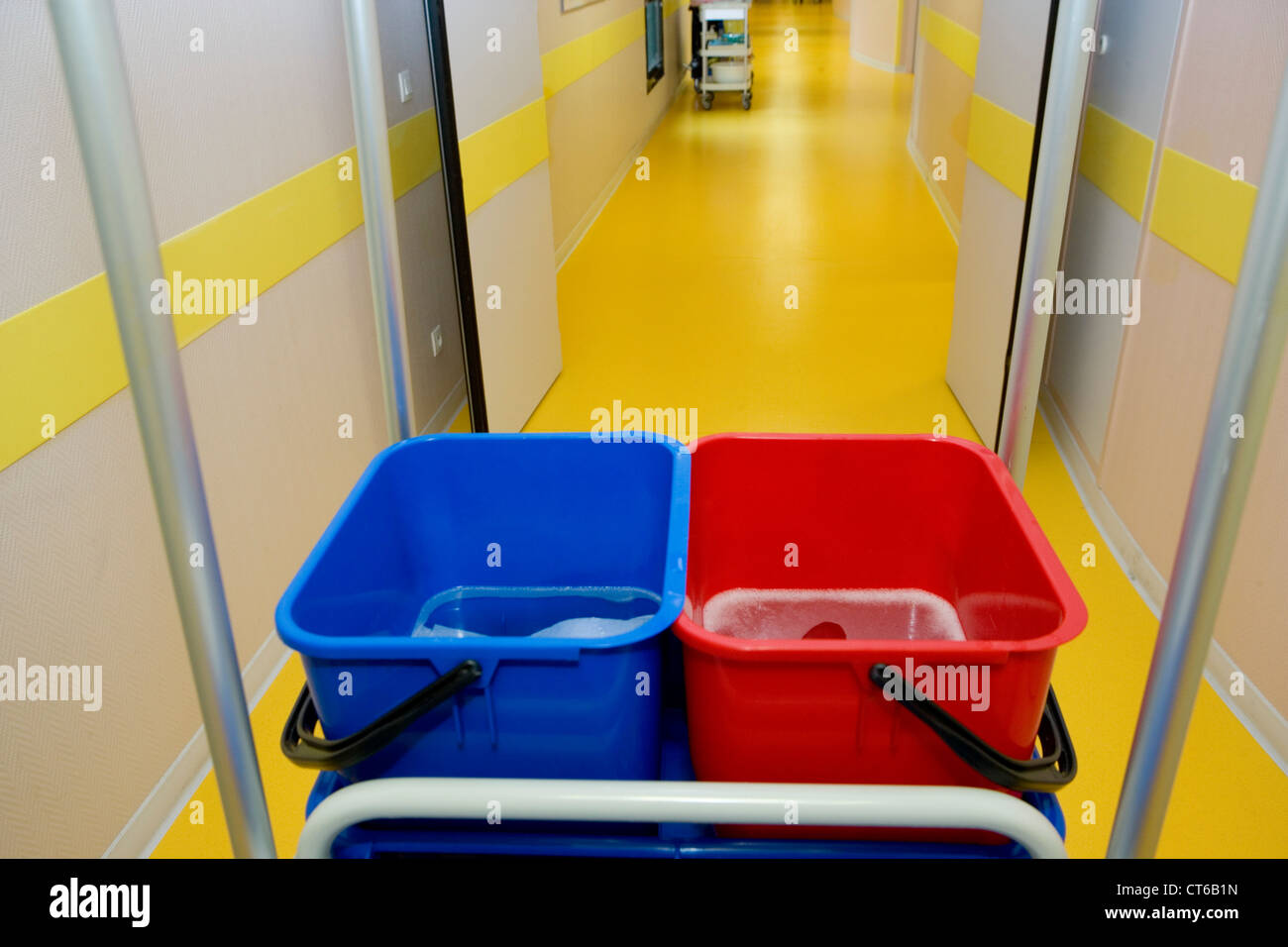 Rinse bucket hi-res stock photography and images - Alamy