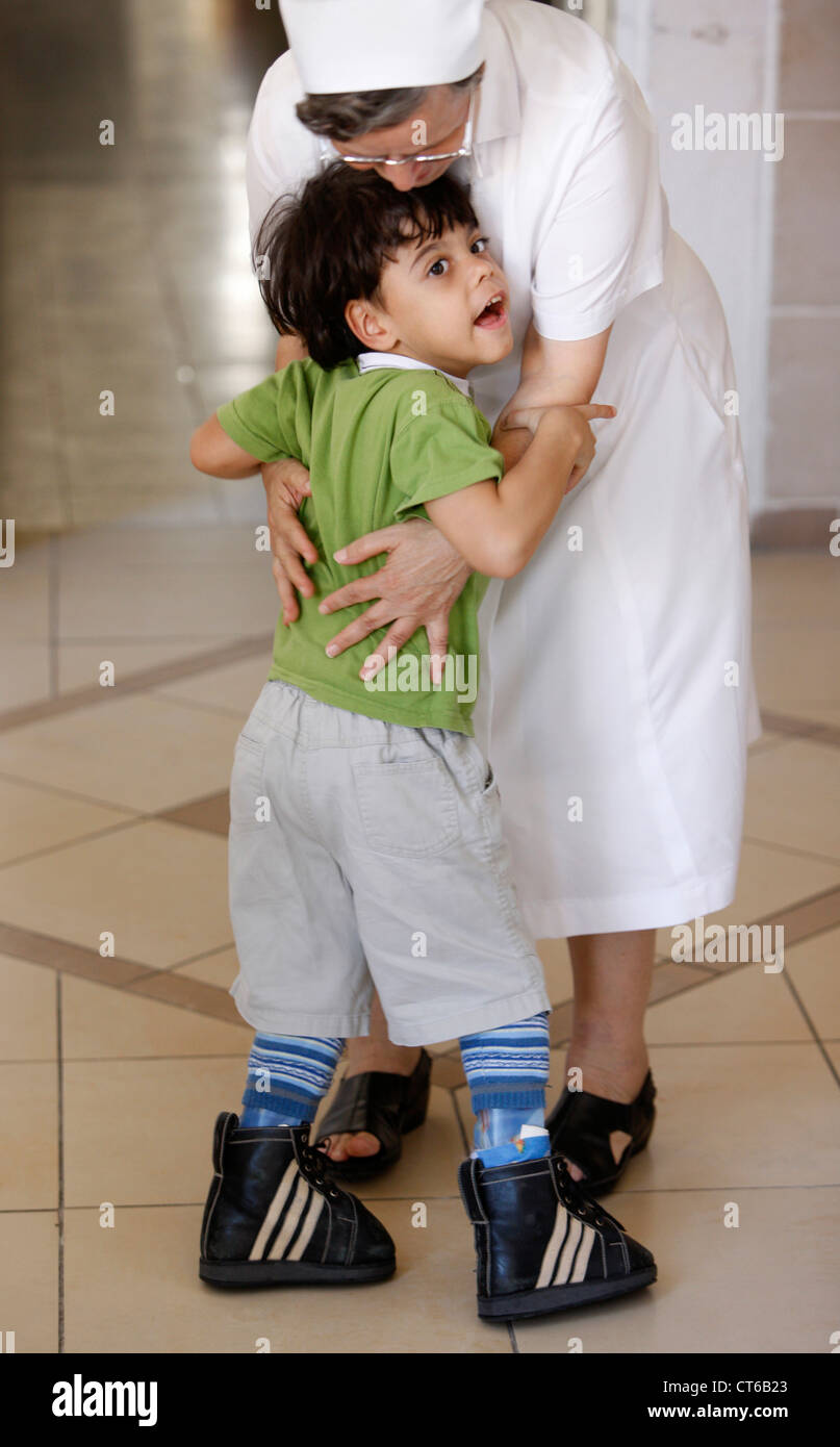 Physically challenged child hi-res stock photography and images - Alamy