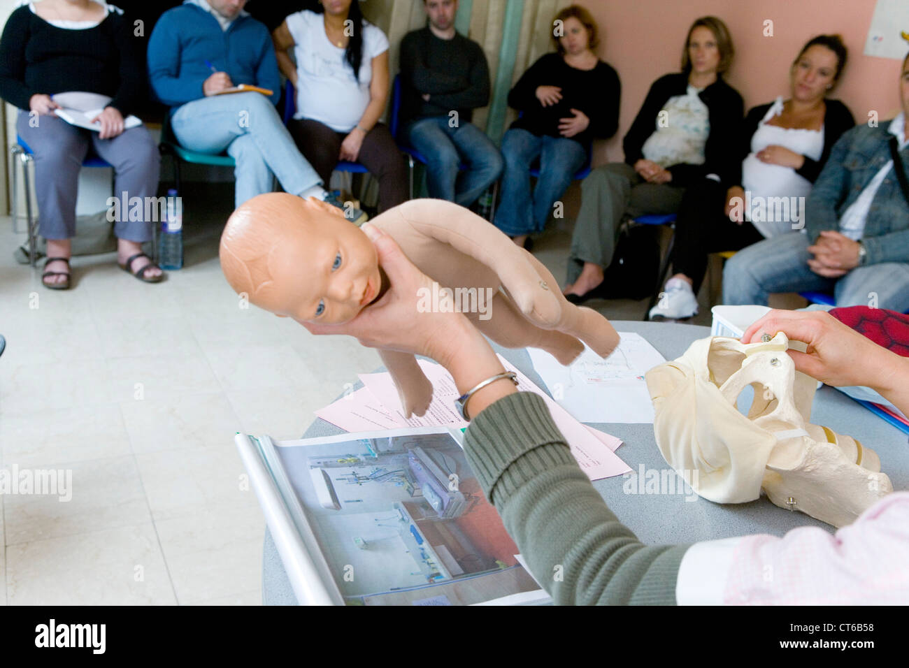 Couple preparing birth hi-res stock photography and images - Alamy