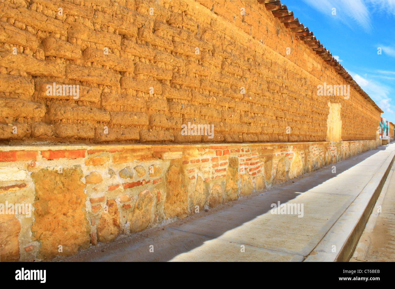 Adobe brick mexico hi-res stock photography and images - Alamy
