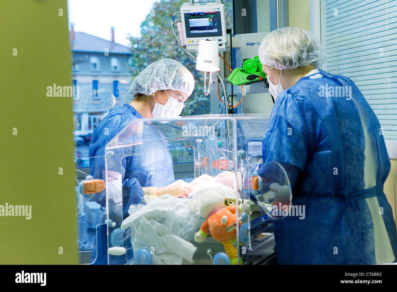 Neonatal Resuscitation Stock Photos & Neonatal Resuscitation Stock ...