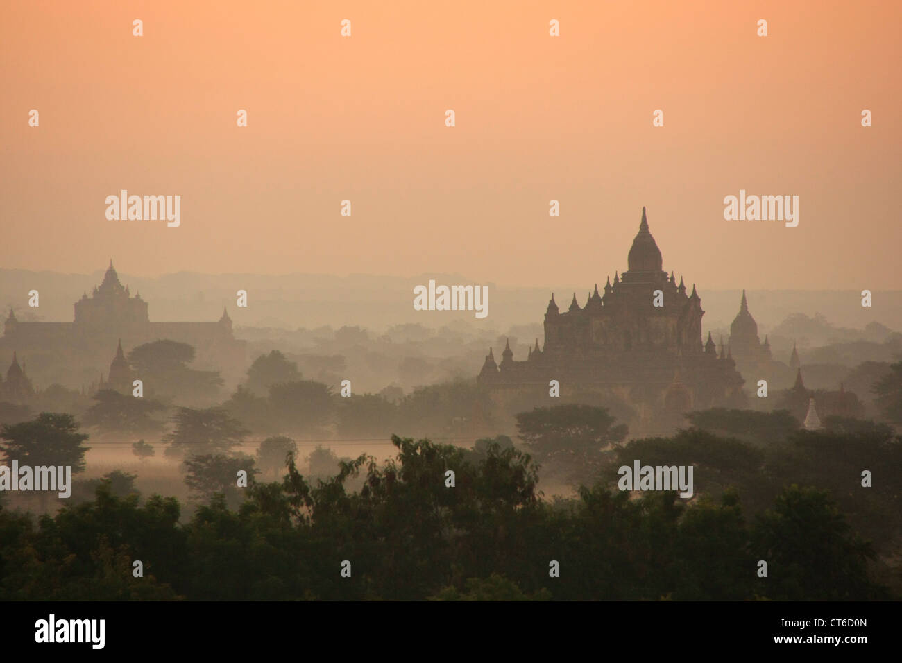 Bagan pagodas sunrise myanmar hi-res stock photography and images - Alamy