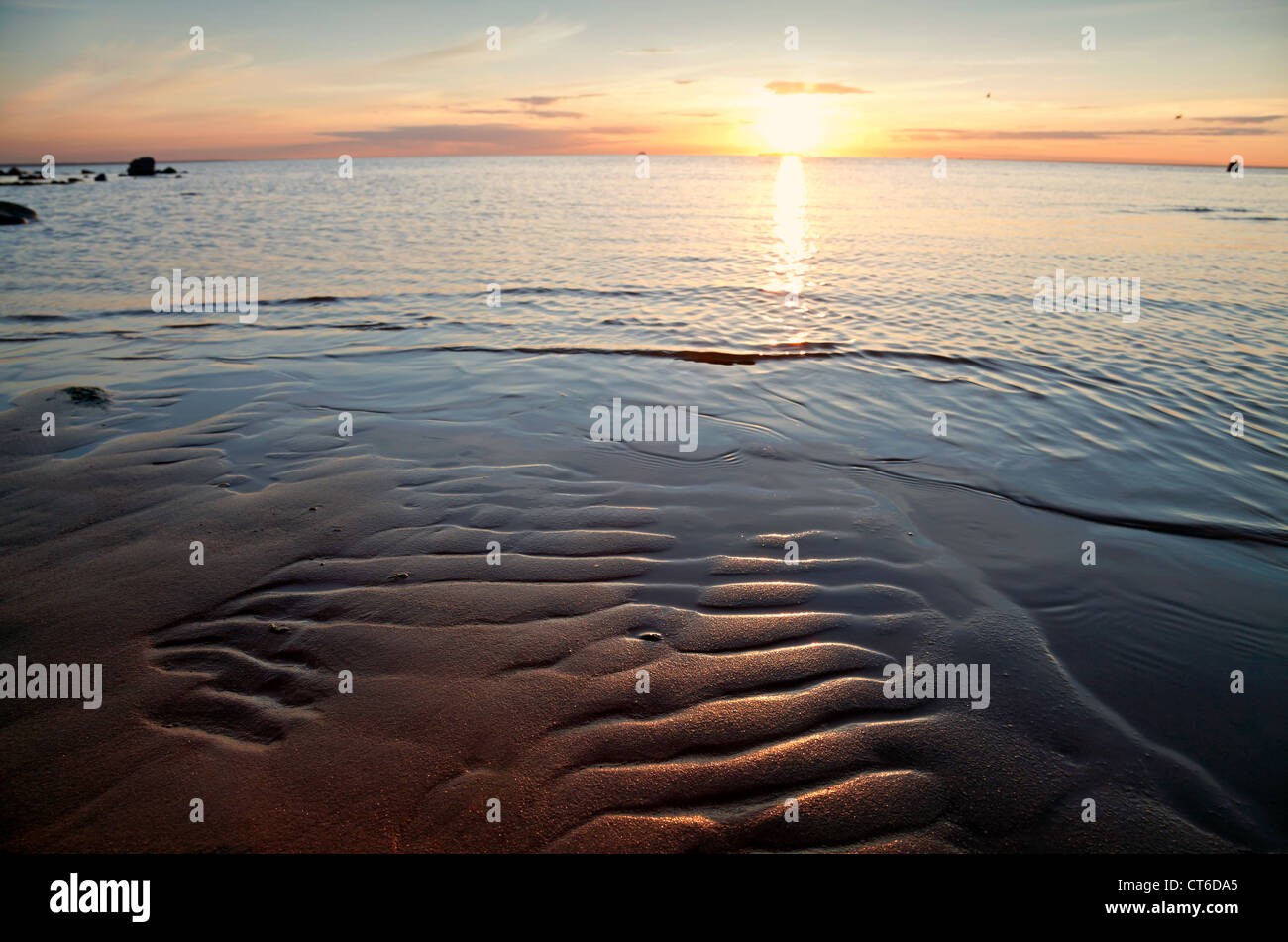 Golden sunset on the sea. Coastal landscape with setting Sun ...