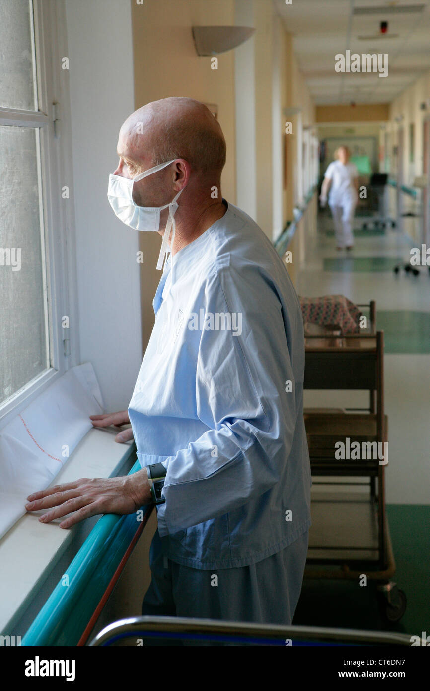 MAN HOSPITAL PATIENT Stock Photo - Alamy