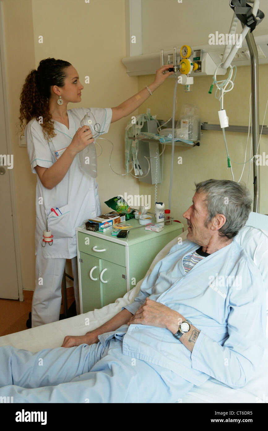 Oxygen therapy hi-res stock photography and images - Alamy