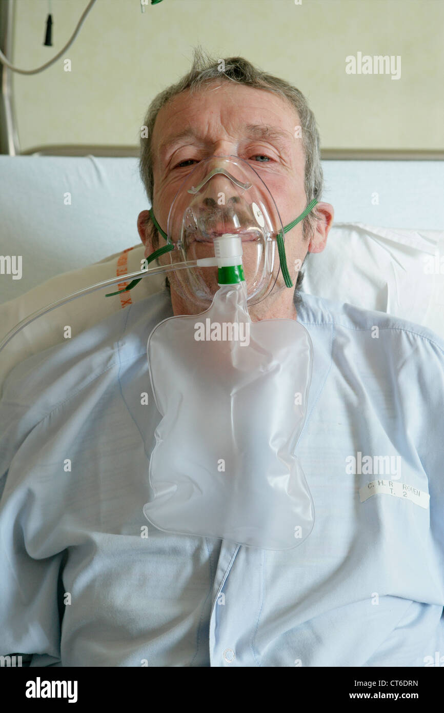 Oxygen therapy hi-res stock photography and images - Alamy