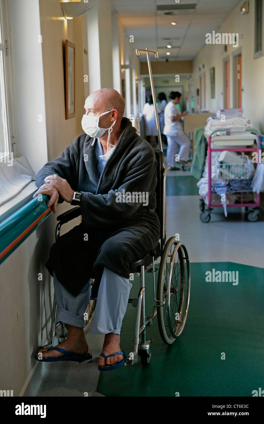 MAN HOSPITAL PATIENT Stock Photo - Alamy