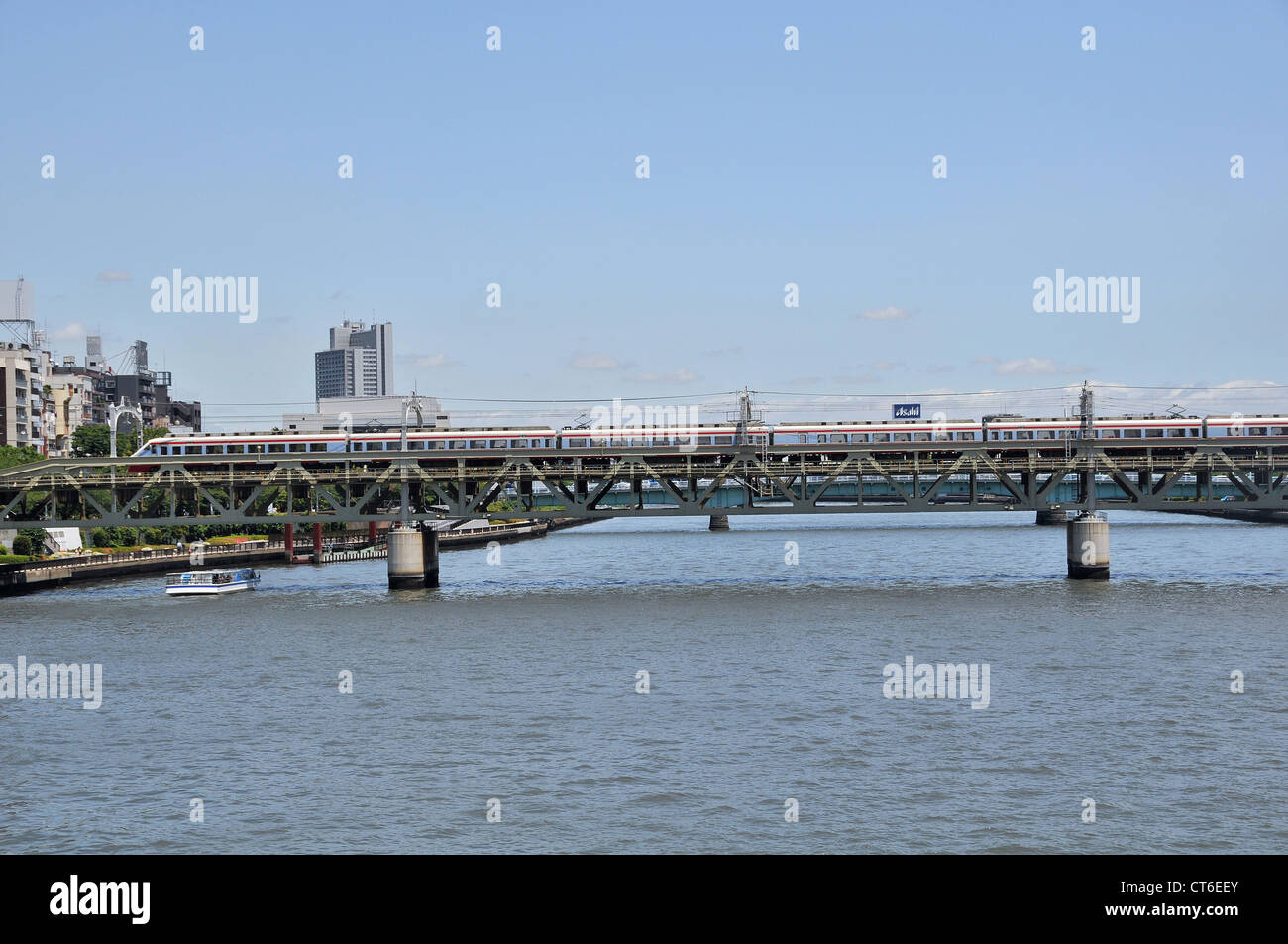 Japanese railway bridge tokyo hi-res stock photography and images - Alamy