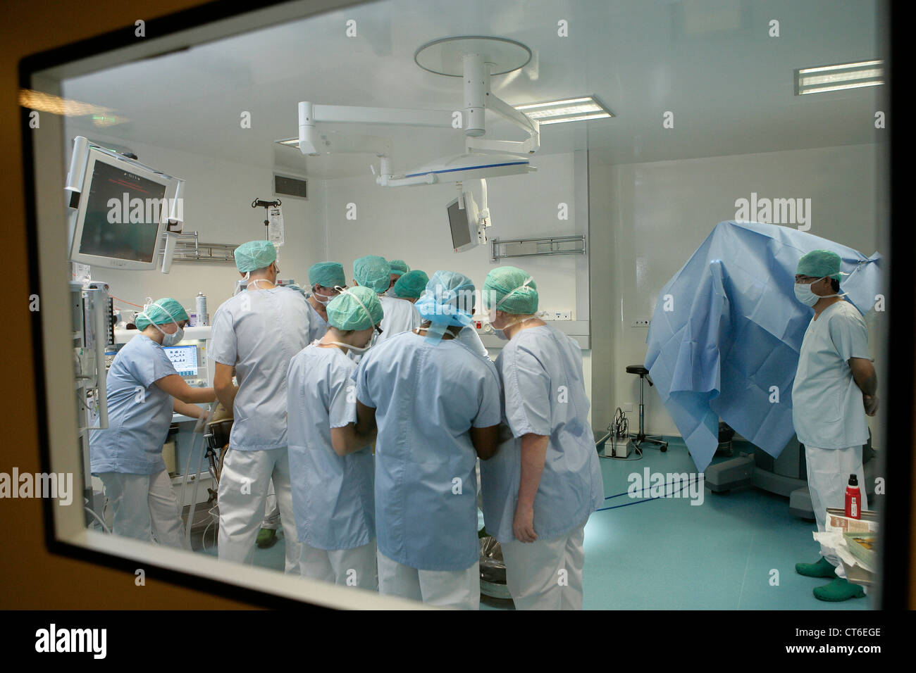 Operating room hi-res stock photography and images - Alamy