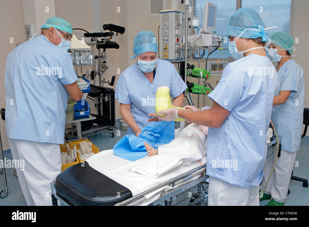 CHILD IN SURGERY Stock Photo - Alamy