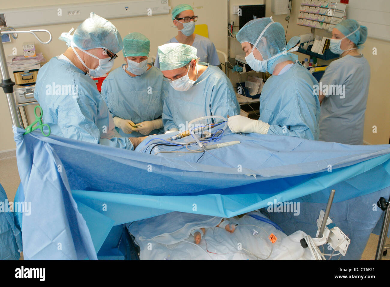 CHILD IN SURGERY Stock Photo - Alamy