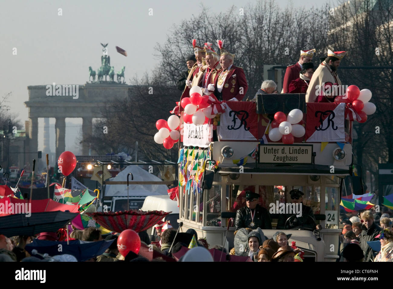 Berlin, Unter den Linden carnival parade Stock Photo - Alamy