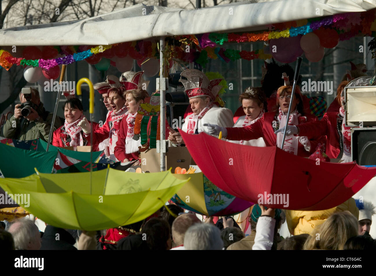 Berlin, Unter den Linden carnival parade Stock Photo - Alamy