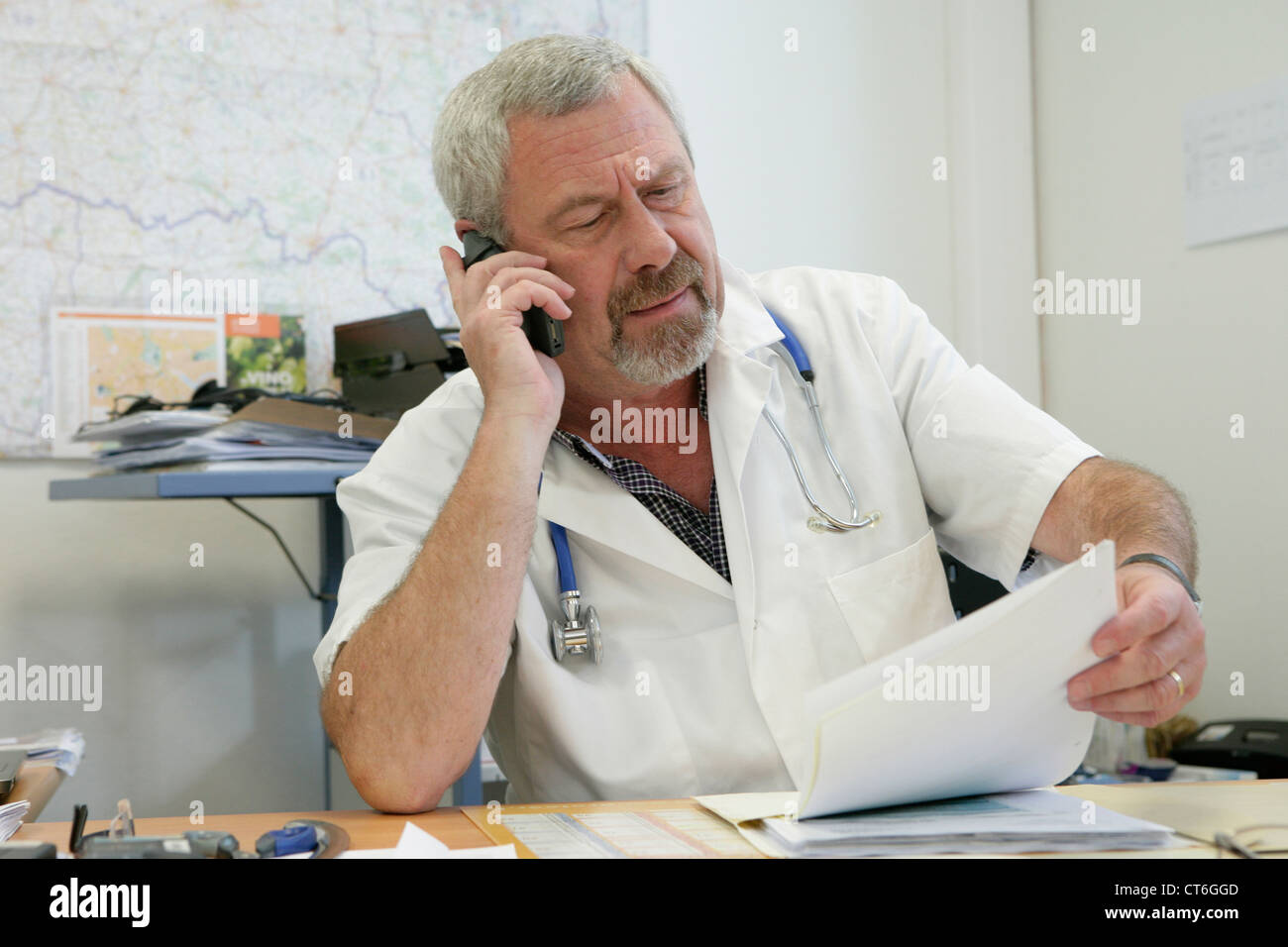 Physical record hi-res stock photography and images - Alamy