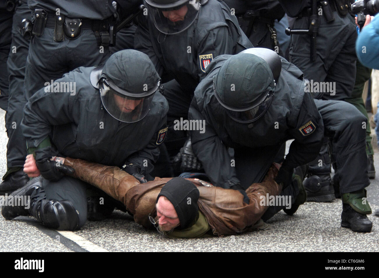 Battle police hi-res stock photography and images - Alamy