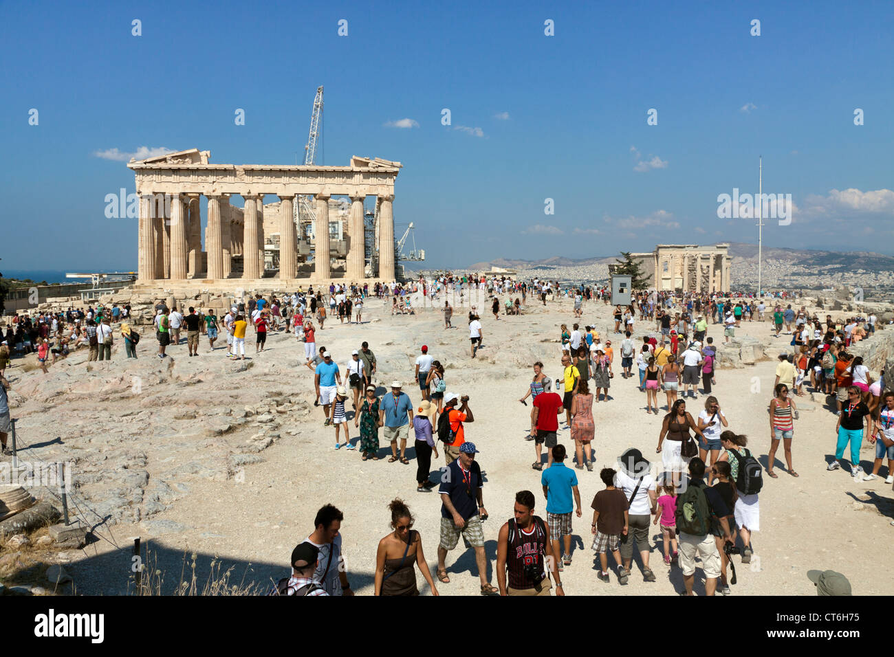 Tourists by the parthenon in athens hi-res stock photography and images ...