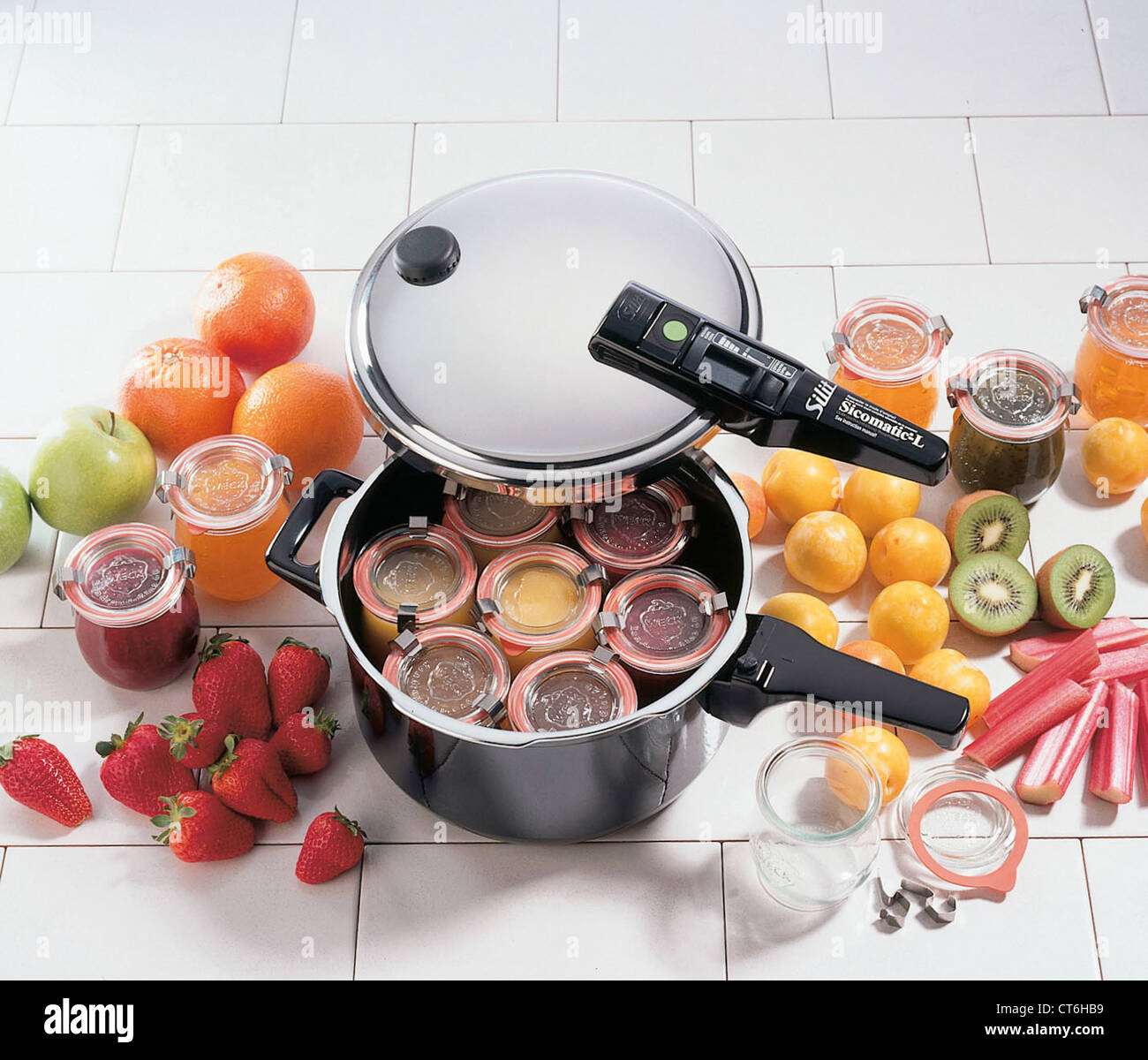 Jam in pot Stock Photo - Alamy