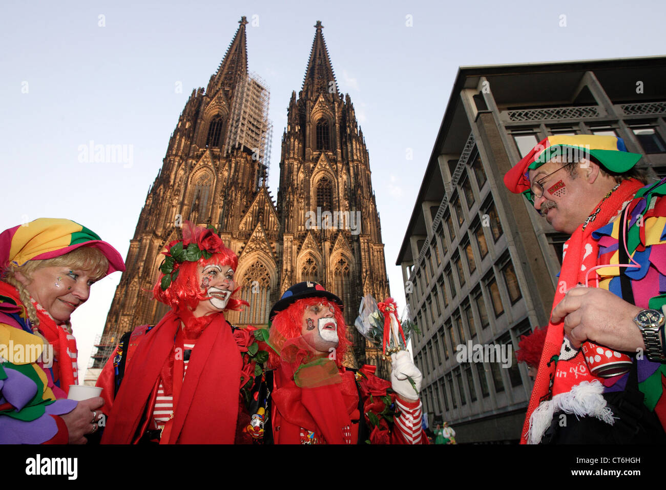 Women carnival cologne cathedral hi-res stock photography and images ...